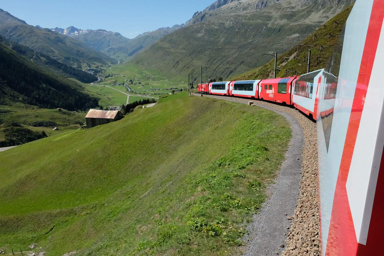 Historical Train Journeys: Discovering the Romance of the Rails